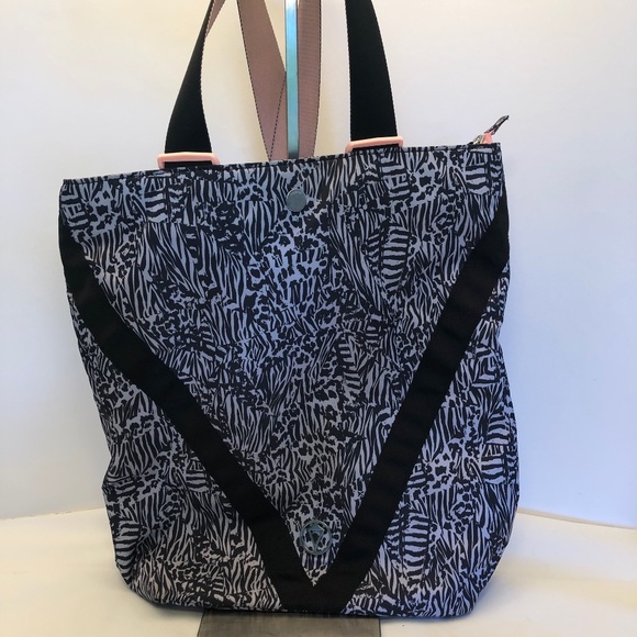 Ivivva | Bags | Ivivva Convertible Totebackpack Black White Pink ...